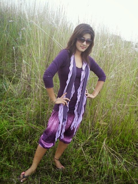 Mahiya Mahi Unseen HD Hot Photos Wallpaper Gallery